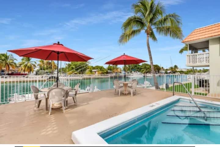 Quiet Canalfront Retreat • Near Sombrero Beach - Sombrero Beach, Marathon