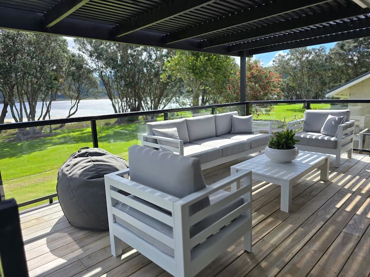 Waterside Retreat In Pauanui - Pauanui