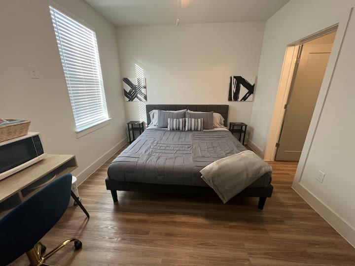 Modern, Cozy Br - Round Rock, TX