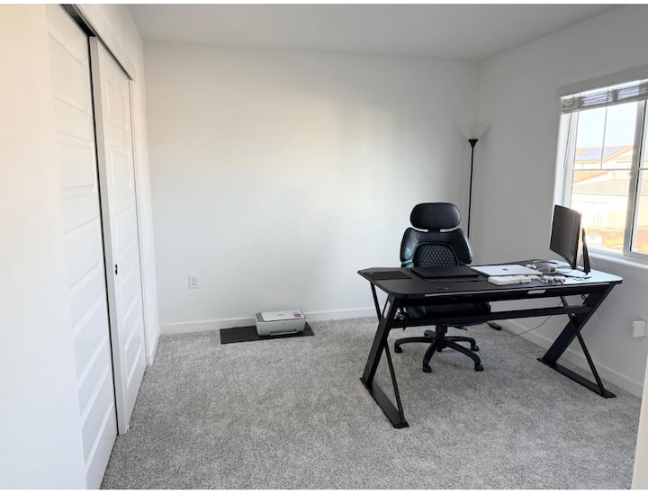 Spacious 4br Family Home - Rancho Cordova, CA