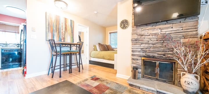 First Floor | Studio | Resort Access | Portable Ac - Beech Mountain, NC