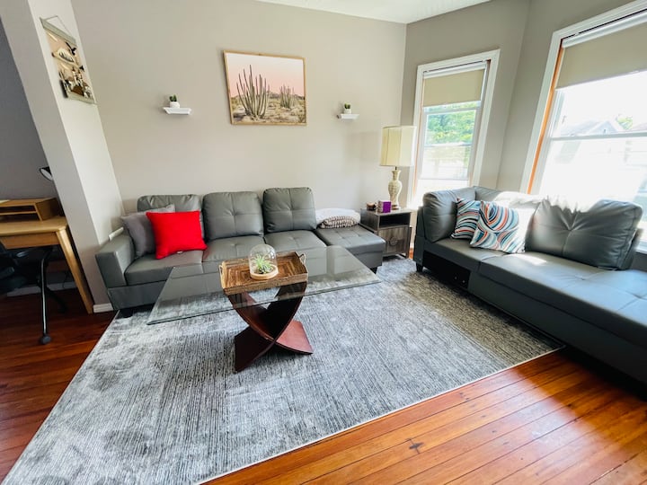 Charming Utica Apartment Near Downtown Utica Mvcc - Utica