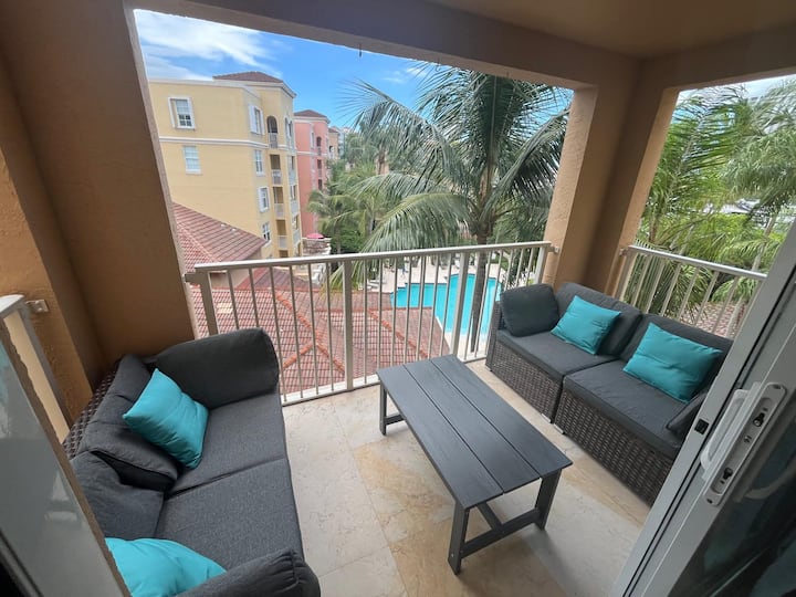 Luxury Aventura Yacht Club 2/2 Condo Pool View - Aventura, FL
