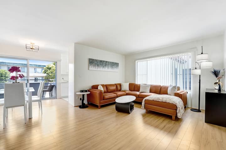 Dream Apartment In Beverly Hills - Beverly Hills, CA