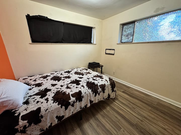 420 Friendly Simple Room - Littleton, CO