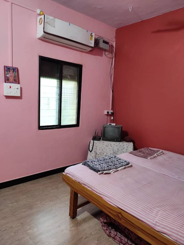 Guruji  Homestays - Tuljapur
