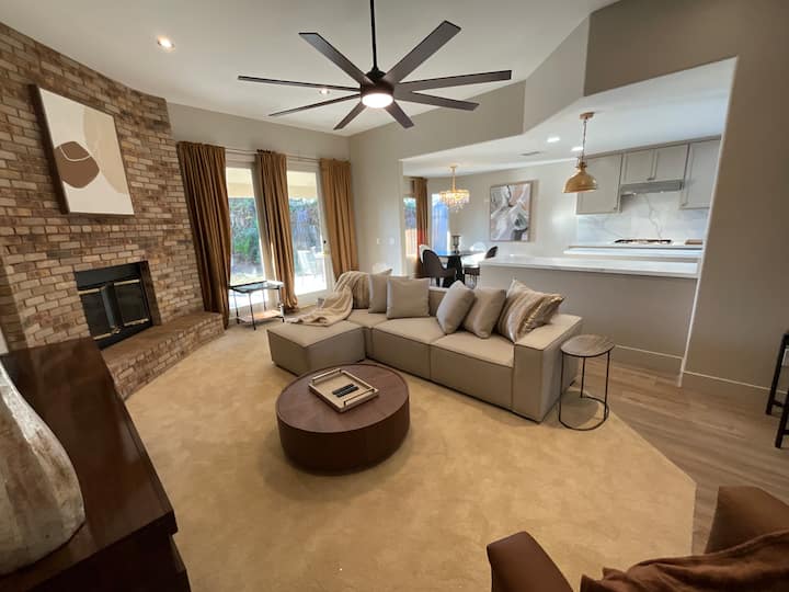 Stylish Open Floor Plan 4 Beds - Bakersfield, CA
