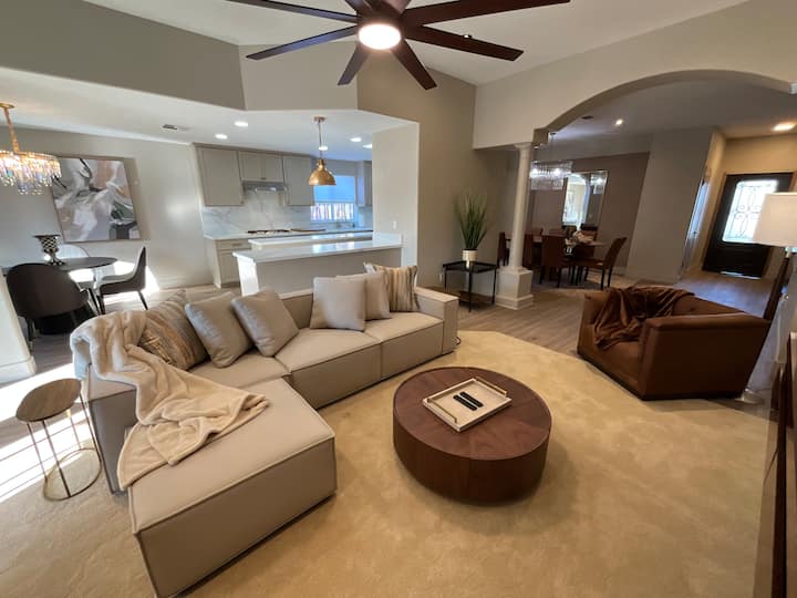 Stylish Open Floor Plan 4 Beds - Bakersfield, CA