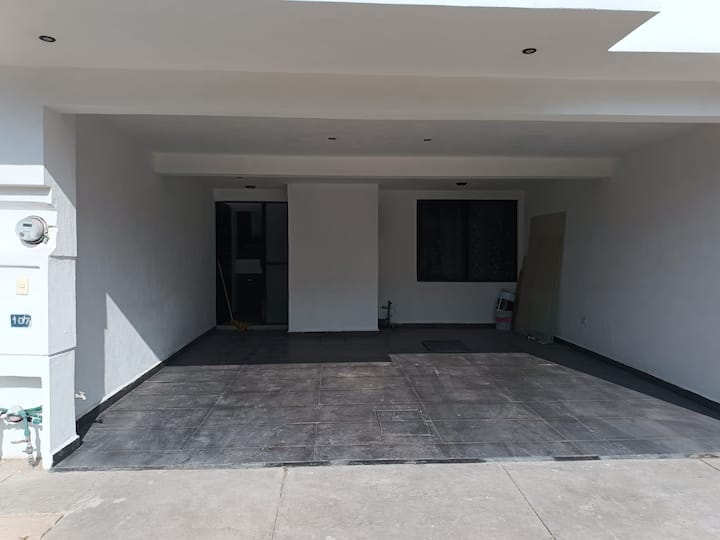 Un Lugar A 10 Minutos De Bmw - San Luis Potosí