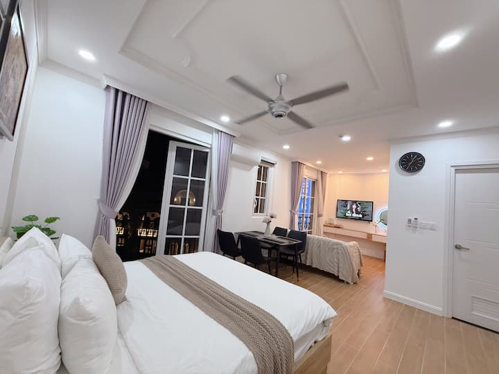 Sunshine House- Sea View Big Apartment,  Near Sea. - Phú Quốc