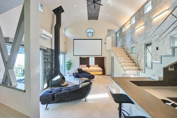 碧の熱川、空と海が満ちる高台の天然温泉サウナSpa Villa、癒しに委ねる至福のひととき - Izu