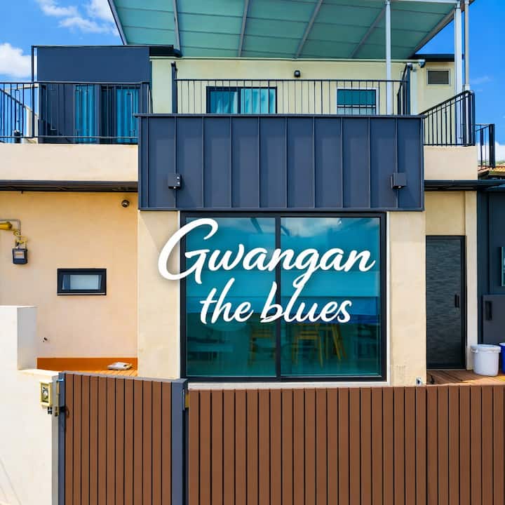 [광안 더 블루스]신규숙소/주차가능/복층단독주택/1층마당/2층테라스/침실3/거실2/욕실2 - Busan