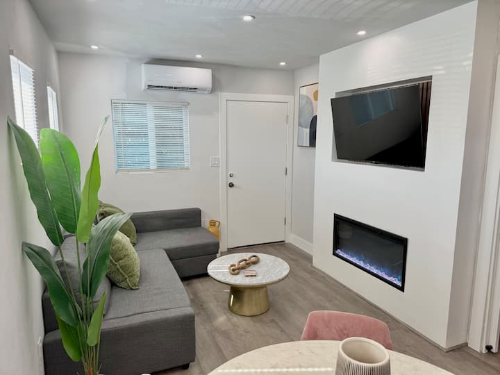 Modern Chula Vista Home With Private Patio. - Chula Vista, CA