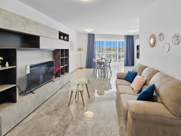 Serenity 4 2br Terrace Park Views - Malta