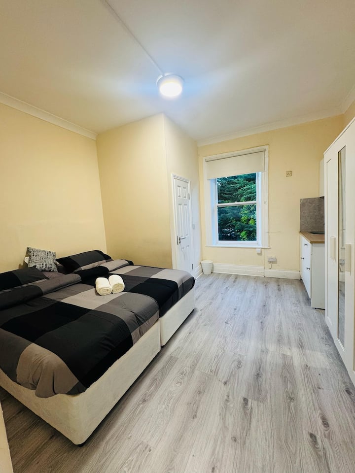 Super King Ensuite In Dublin. - Dublin