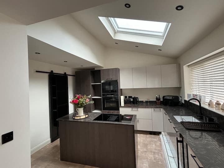 Modern House In Caerphilly - Pontypridd