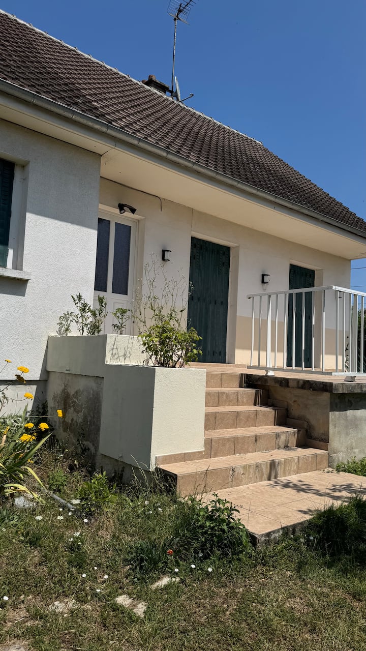 Historic Charm, Modern Comfort - Auxerre
