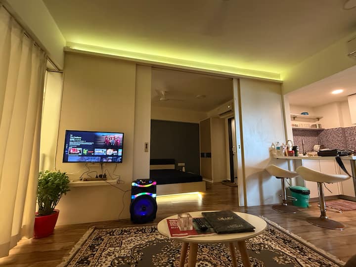 Luxury 2bhk Suite | Pool, Gym & Resort Feel - Surat