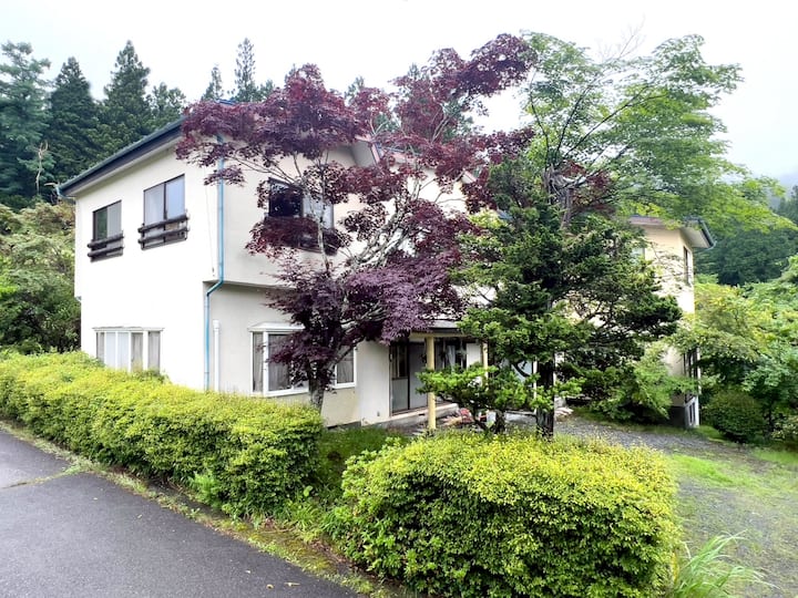 【切絵の間】日光東照宮のすぐ隣、日光の大自然の中で和文化を感じることができる和アート体験民泊 - Nikko