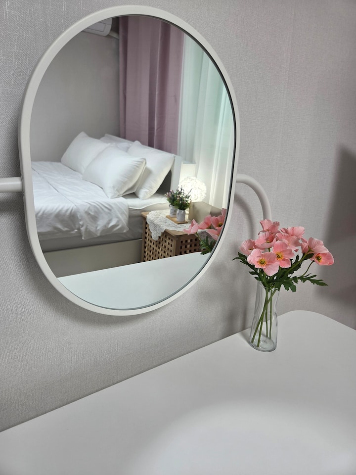 New)2룸2베드,망리단길, 망원시장,홍대, 상암 월드컵공원,지하철 3분, 편의점 1분 - Seoul