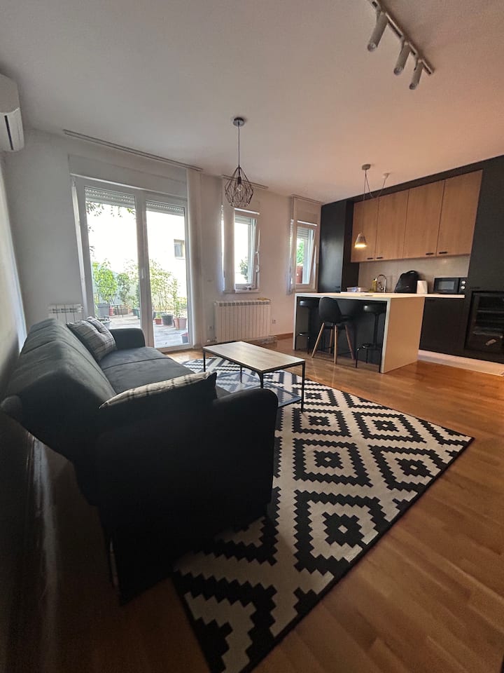 1 Br/ground Backyard Apartman Near Centar - Belgrade
