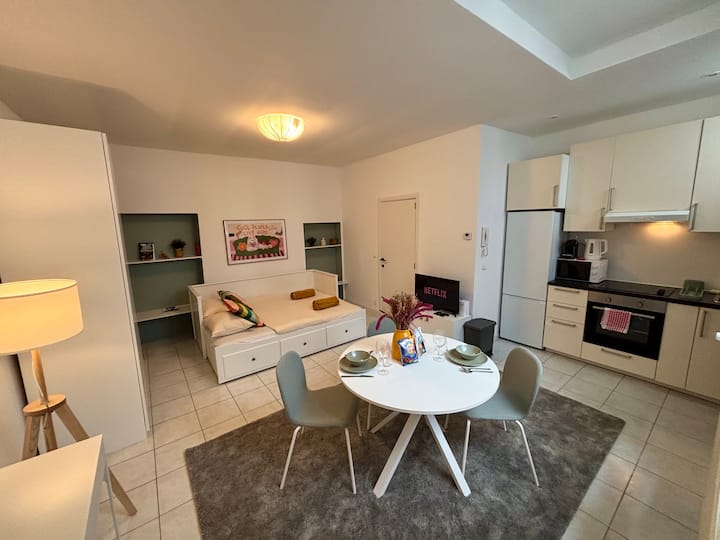 Studio Cosy à Saint-gilles, Calme & Wifi Rapide - Brussels