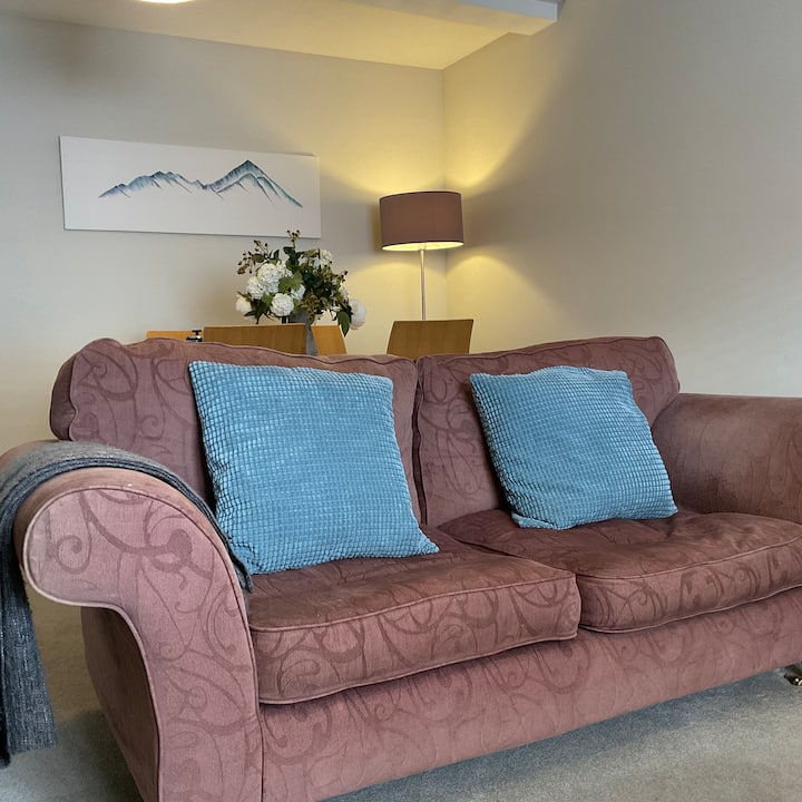 Quirky, Modern, 2 Bed Cottage With Parking - Borrowdale