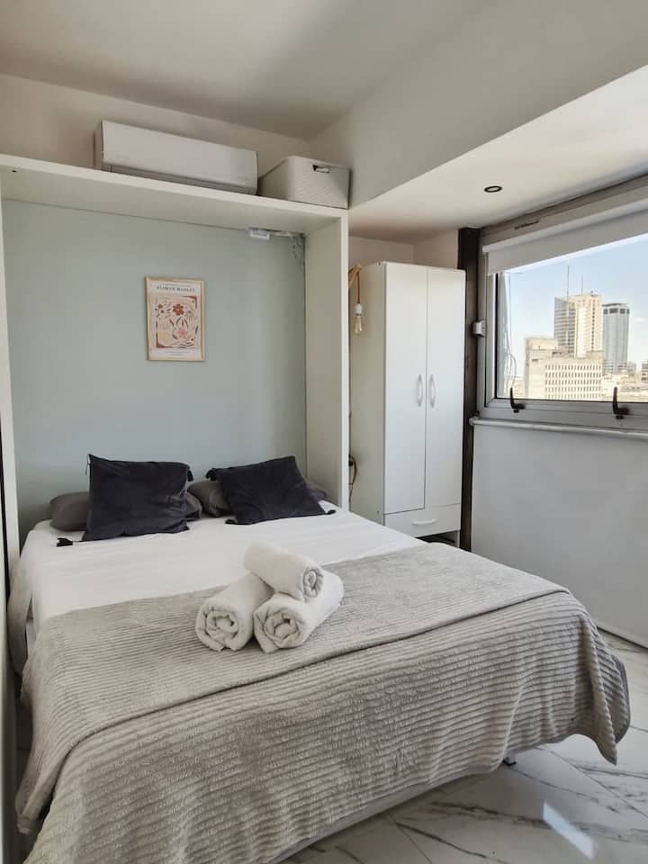 Compact Studio With Iconic View - Argentina