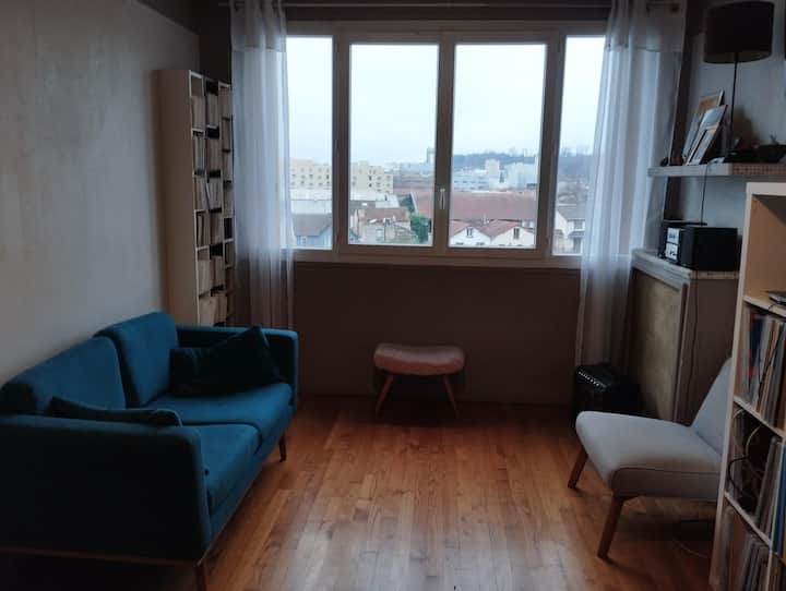 Appartement Fonctionnel Et Confortable. - Pantin