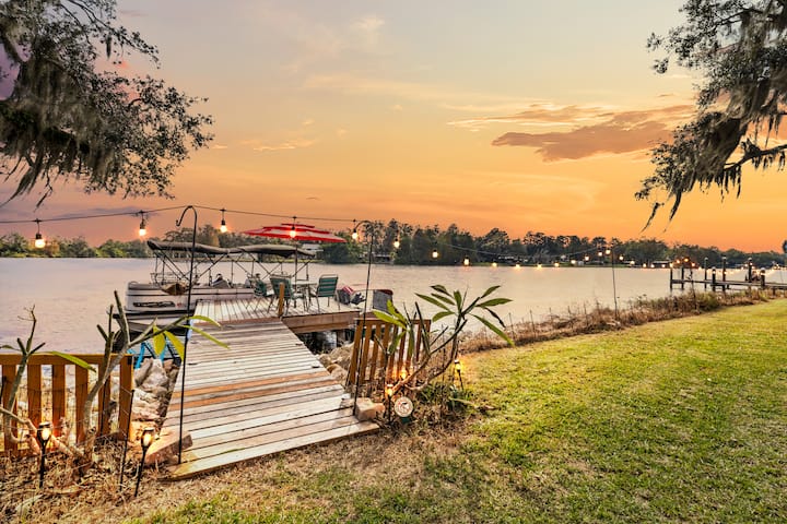 Riverside Home! Busch Gardens! Pets! Kayaks! Yard! - Temple Terrace, FL