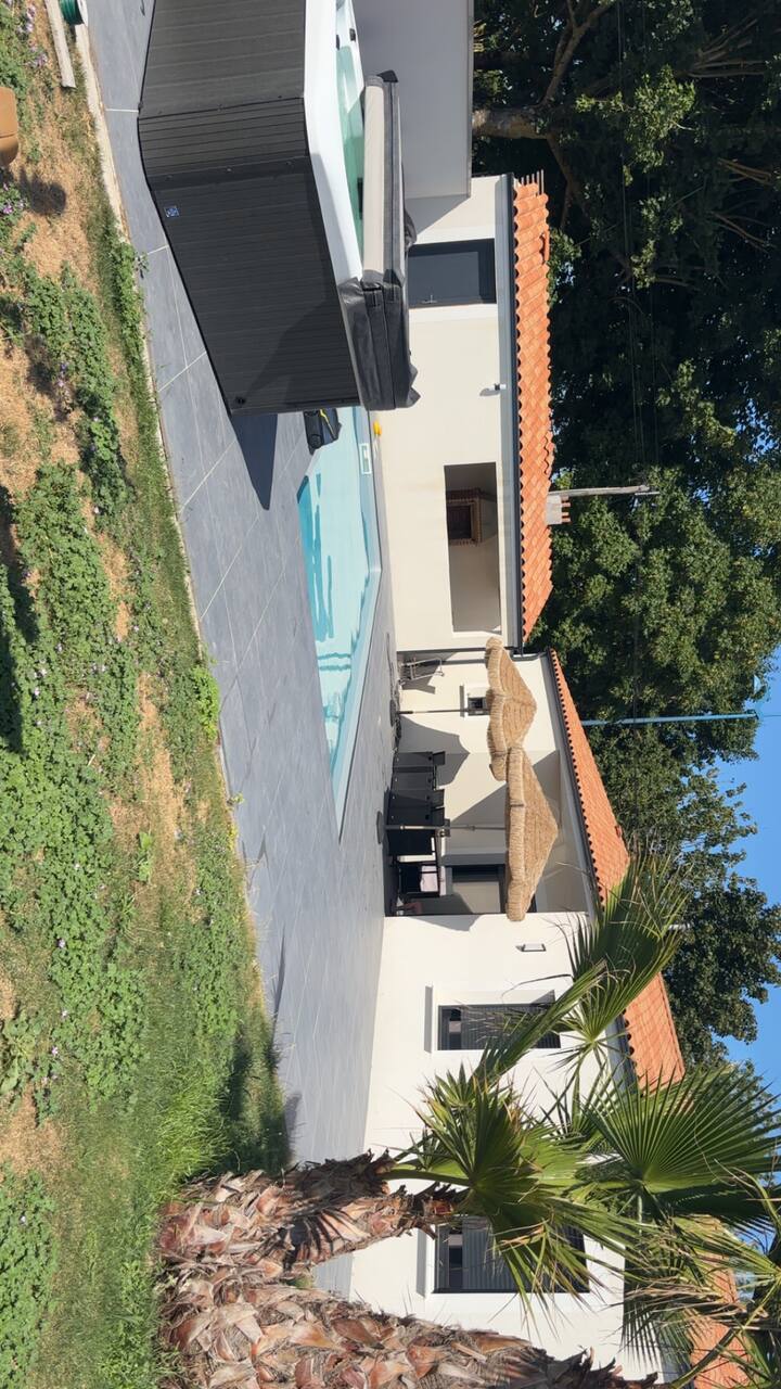 Villa Avec Piscine Spa Chauffé - Coulon