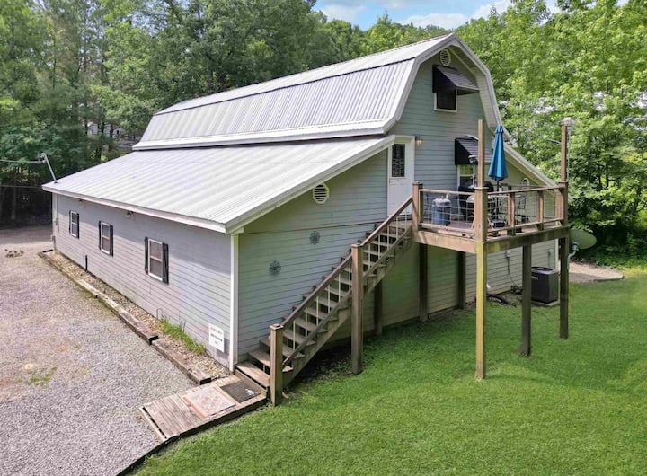 Edgewater Escape Barndominium - Lewis Smith Lake