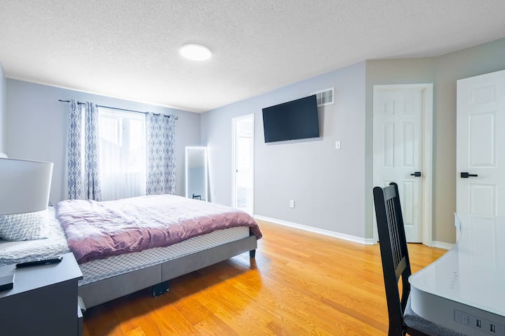 Central Home At Hwy 7 &407! - Yorkville University