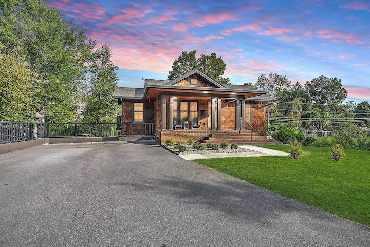Modern 4bd | 4.5ba Retreat Near Etsu & Downtown Jc - Johnson City, TN