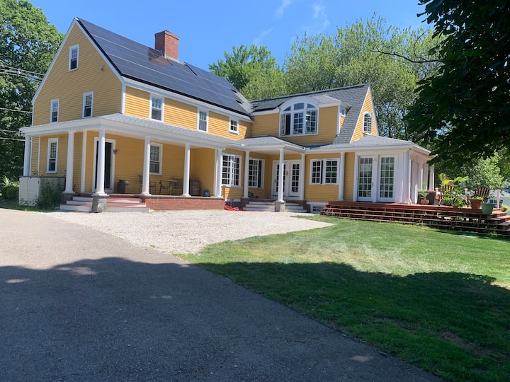 Historic 1780 Farmhouse Near The Sea | Sleeps 8-9 - Rye, NH