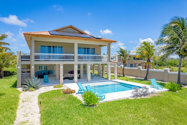 Sea Of Blue Luxury Beachfront Villa - The Bahamas
