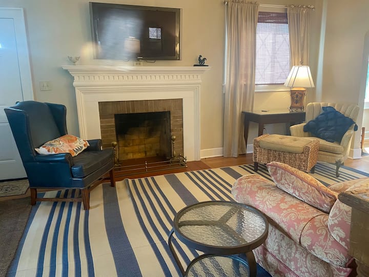 Tranquil Cottage - Maryville, TN