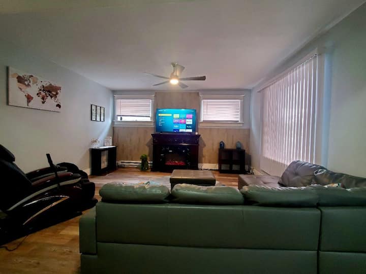Apartment Near Downtown & Botanical Conservatory - Fort Wayne, IN