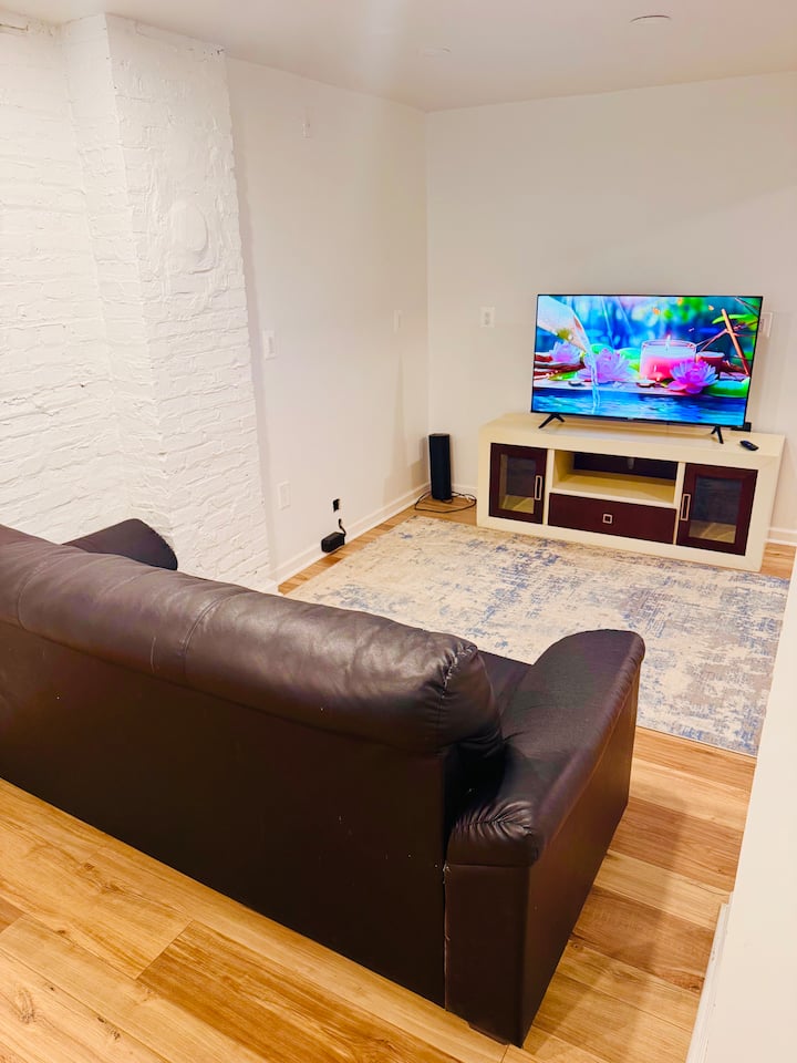 Cozy Basement With Private Bath & 2 Beds - Washington, D.C.