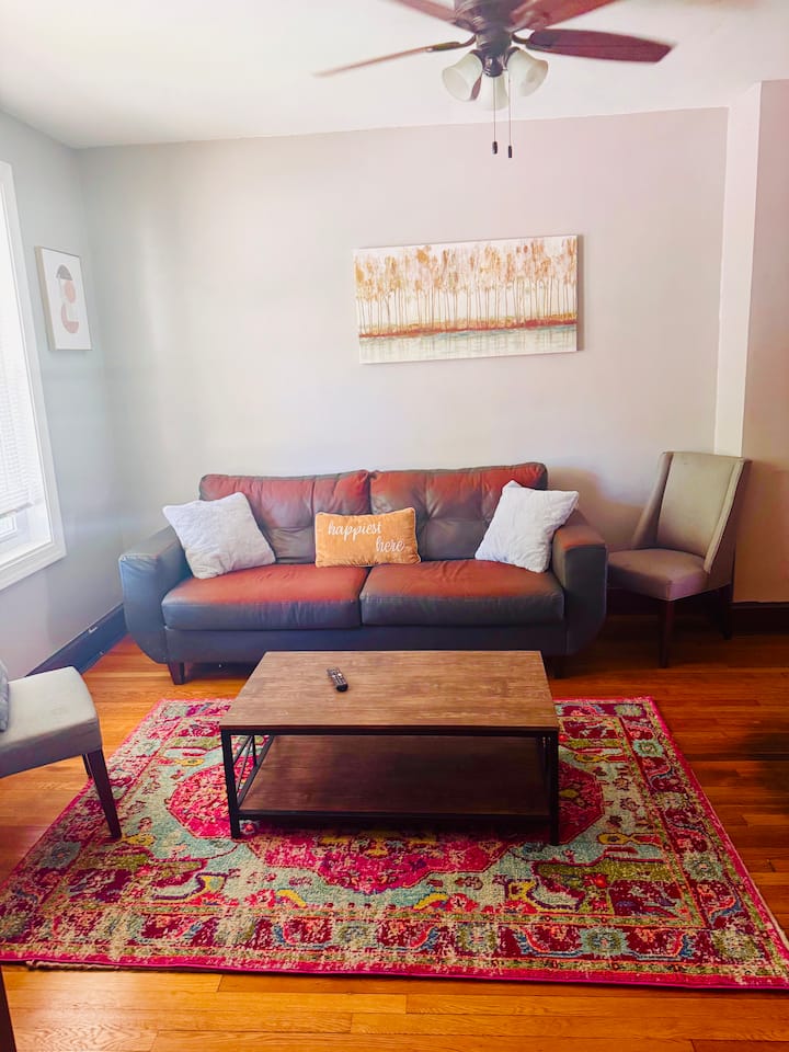 3br Upstairs House In Dc + Free Parking - Washington, D.C.