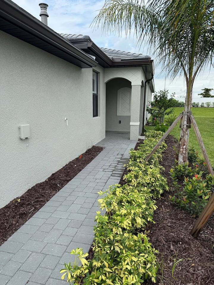 New Luxury Villa W/ Resort Amenities - Lakewood Ranch, FL