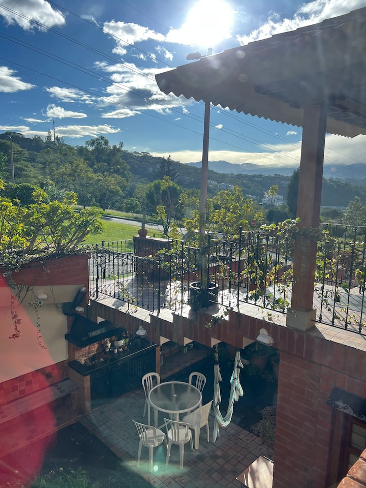 Amplia Casa Hermosa Vista - Quito
