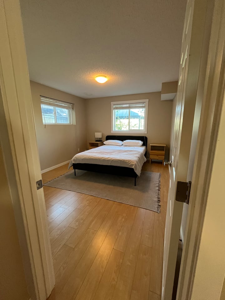 Private Basement Suite - Airdrie