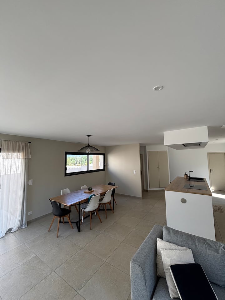 Villa Avec Piscine Pour 4/6 Pers - Vauvert