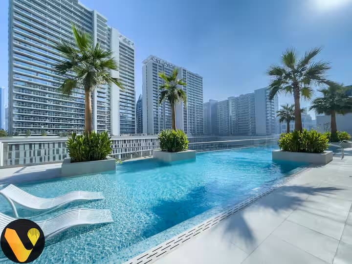 Vogue | Sterling Near Dubai Mall | Burj Khalifa - Dubai