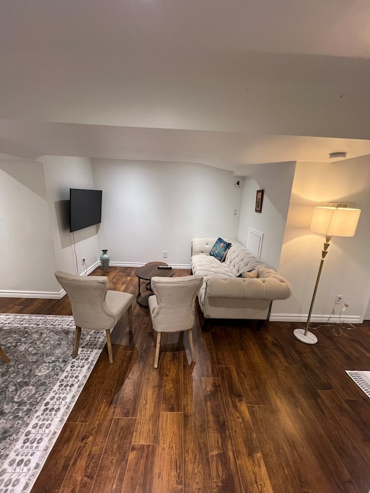 Cozy Stay - Newmarket