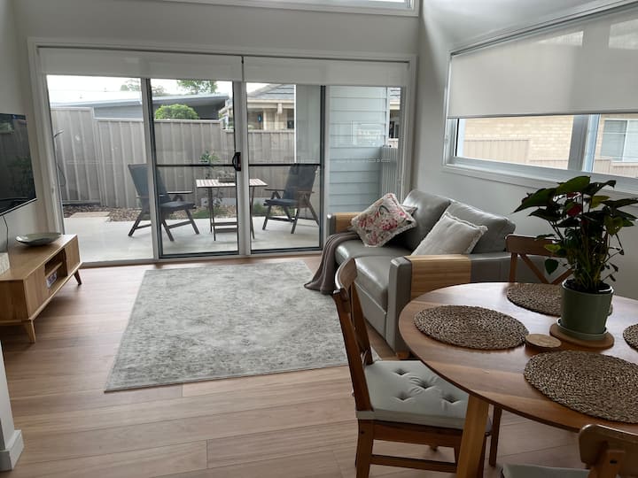 Burrawang Coastal Cottage - Woy Woy