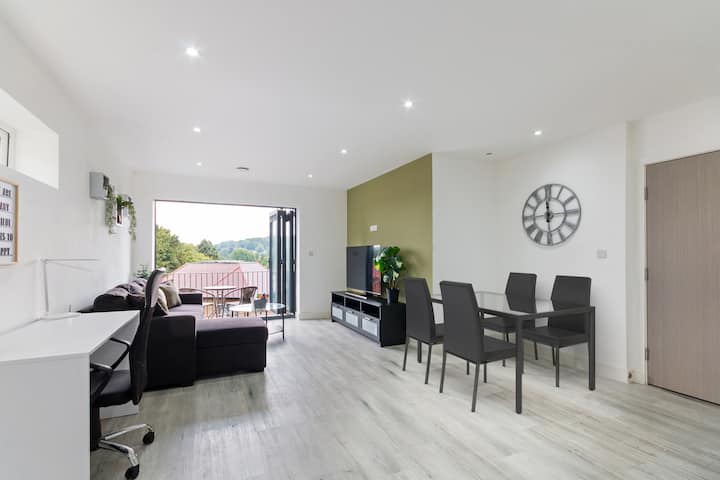 Long Stays|secure Parking|perfect For Contractors - Beckenham