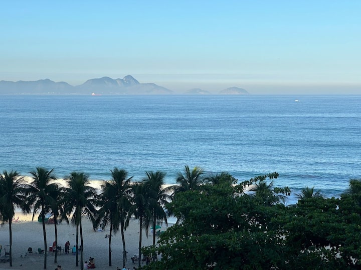 Copacabana Azul Da Cor Do Mar. - Brazil