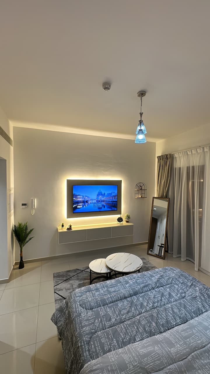 Aura Luxe Studio Uptown. - Sharjah